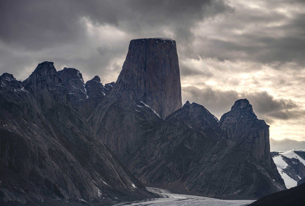 Akshayuk Pass Trail | Backpacking adventure in Baffin - Amarok Adventures