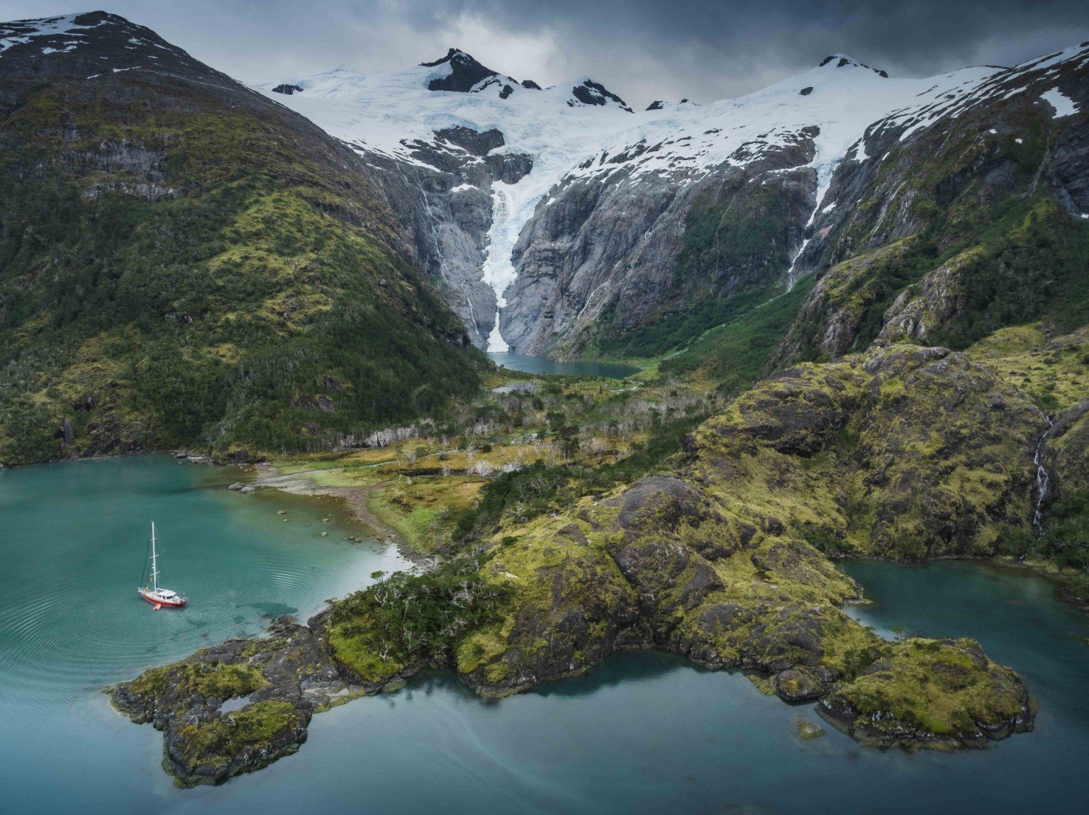 Chilean Fjords | Hiking Tour in Patagonia - Amarok Adventures